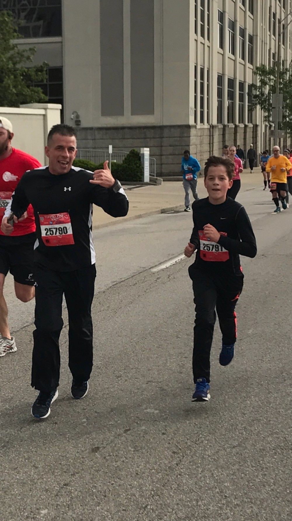 Events & Races - Cincinnati OH 10K May 2017 | Photos by Running With Wings